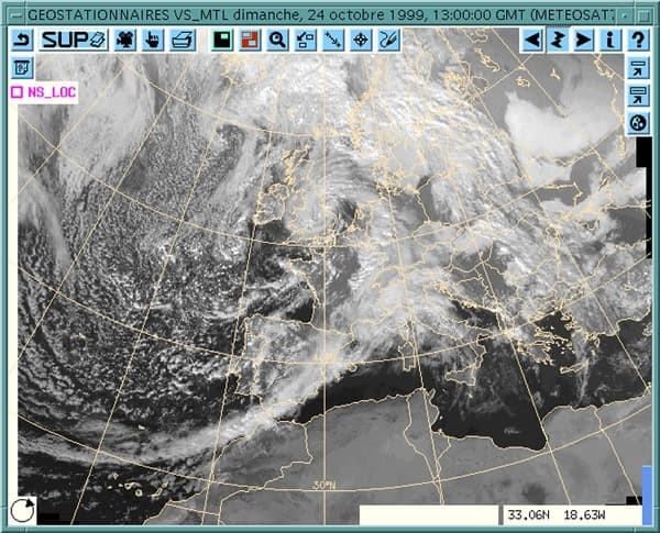 satellite d'observation - LAROUSSE