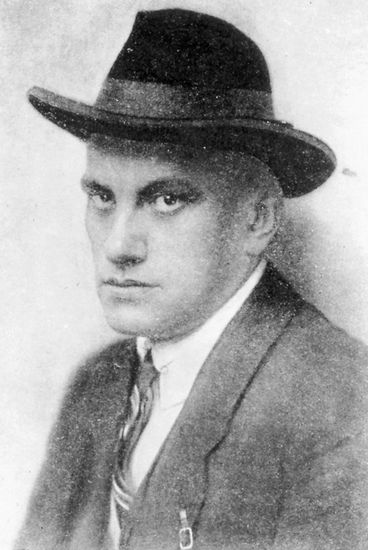 Vladimir Maïakovski – Média LAROUSSE
