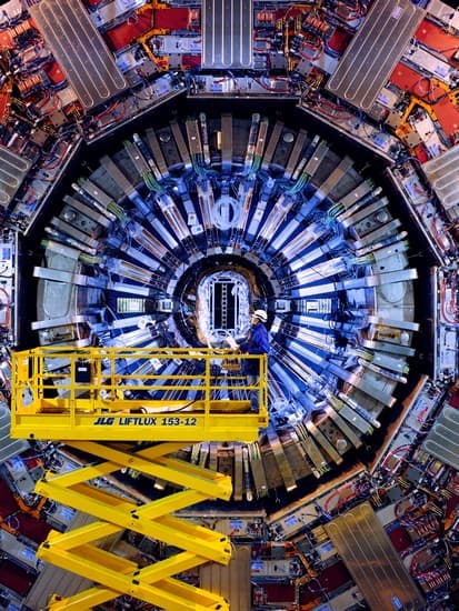 Cern sigle de Conseil européen pour la recherche nucléaire devenu Organisation européenne pour ...