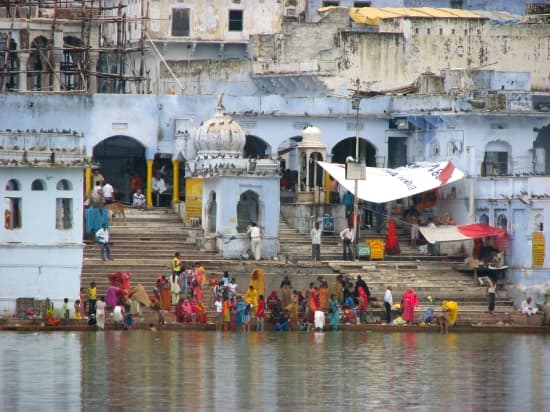 Bénarès ou Banaras ou Varanasi - LAROUSSE